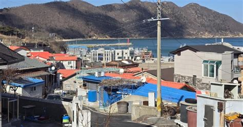 도심서 자취 감추는 전봇대·전깃줄섬 지역엔 남 얘기