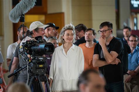 Кинокомпания ВОЛЬГА́ 6 ноября мы выпустим на большие экраны драму режиссера Надежды Михалковой