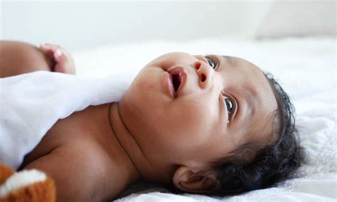 Cặp Vợ Chồng Da Trắng Sinh Con Gái Da đen Cô Bé đã Khóc Khi Có Kết Quả