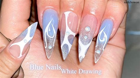 강남 네일샵 힙한 네일 디자인 화이트 드로잉 네일아트 자석 그라데이션네일 네일 연장 시럽 그라데이션네일 스톤네일 블루네일 Asmr 셀프네일