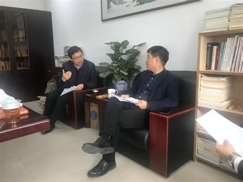 我校赴松江区教育局推进落实附属学校筹建工作