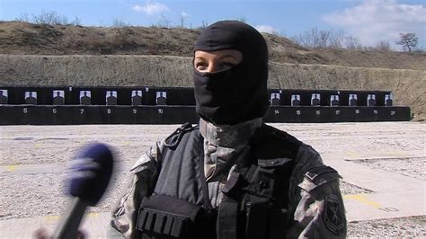 Ја сакам Македонија со припадничките на елитната Единица за брзо распоредување Youtube