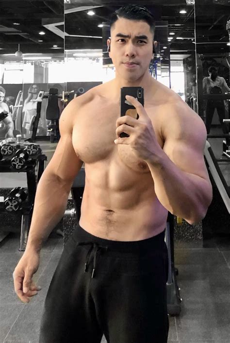 肌肉先生 On Twitter 我朋友圈的肌肉帅哥，感觉鸡巴也很大！ H7e1kwxhyf Twitter