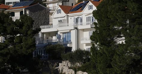 Готелі Глиняної Постачальниця 17 гривневих яєць Глиняна продала хорватські готелі і загубила