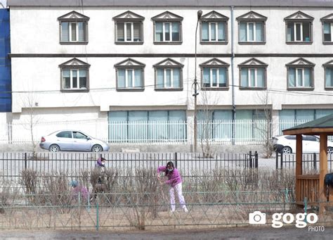 ФОТО “Хотоо эзний сэтгэлээр цэвэрлэе” уриатай их цэвэрлэгээ үргэлжилж байна