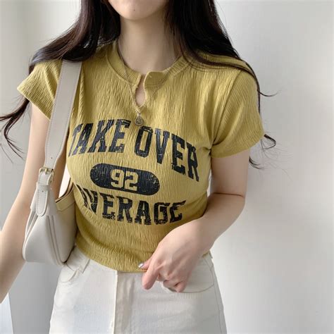 한정수량특가할인선착순빈티지슬림핏 테이크오버 레터링 링클 크롭티 올리브