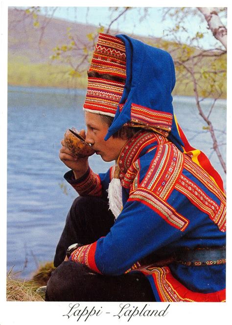 1014 1117 Finland Sami People In Traditional Clothes Lapland