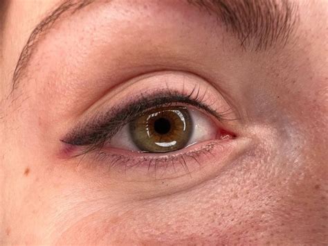 Перманентный макияж стрелочки с растушевкой