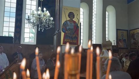 Стотици вярващи посрещнаха мощите на свети Георги във Вършец Фактор