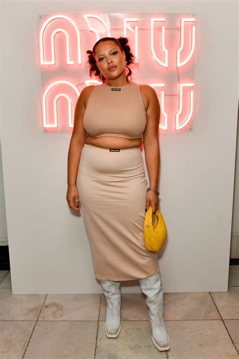 18 Modelek Curve I Plus Size Które Musisz Znać