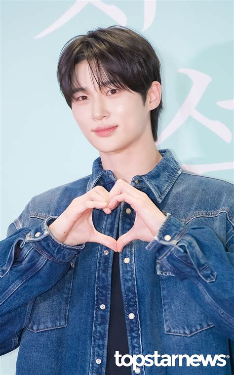 변우석 ‘사랑 가득 담은 하트 청설 Vip 시사회 Hd포토 최규석 기자 톱스타뉴스