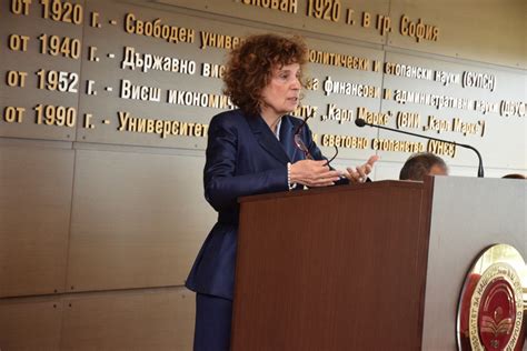 УНСС Сертификати за победителите в Националното състезание по приложна информатика