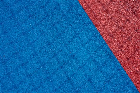 다채로운 스포츠 코트 배경 화창한 날에는 야외에서 축구 골 그물에서 그림자가있는 탑 뷰 라이트 블루와 레드 필드 고무 그라운드 0명에 대한 스톡 사진 및 기타 이미지