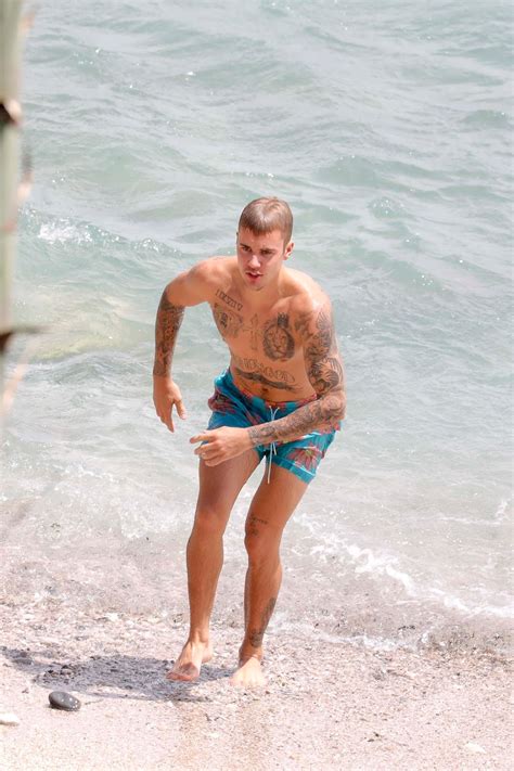 Superficial Guys Justin Bieber Shirtless Beach Pictures