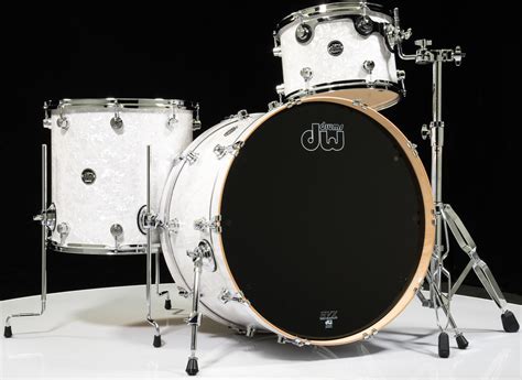 Dw Performance Series 3pc Drum Kit White Marine 131624 Shallow