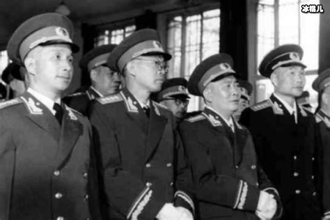 《开国将帅授勋1955》聚齐多位演艺圈大咖，剑指票房冠军！ 明星 冰棍儿网