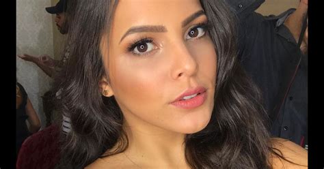 Tão Doce Tão Maravilhosa A Mulher Mais Linda Do Mundo Que Sorria