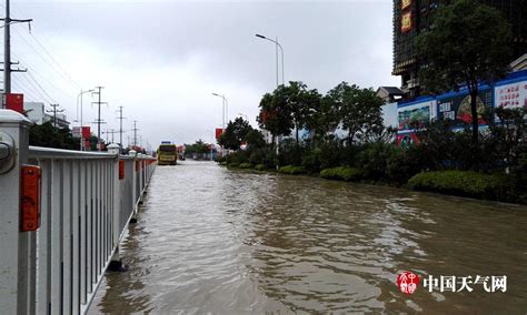 暴雨袭贵港城区现内涝 广西高清图片 中国天气网