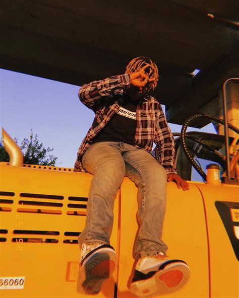 Download Don Toliver On Bus Wallpaper