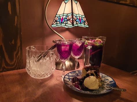 을지로 와인바 겸 카페 루엘 드 샹들리에 속 생일파티♪ 네이버 블로그