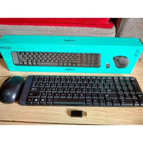 Jual Keyboard And Mouse Logitech Mk220 Wireless Shopee Indonesia