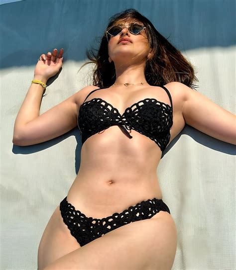 rai laxmi navel r navelnsfw