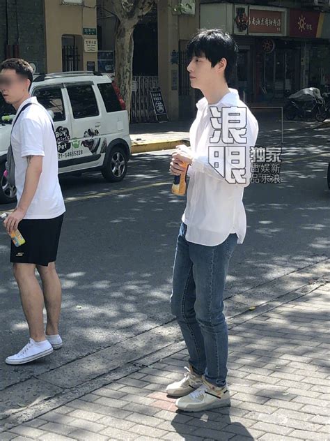 ngày sau scandal nghi vấn lộ clip sex nam thành viên Produce bản Trung lộ diện với thái