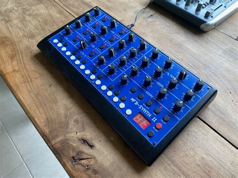 MFB SYNTH II M F B MFB SYNTH II Audiofanzine
