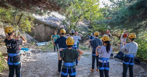 암벽 등반 정원 산책으로 마음 치유해요”