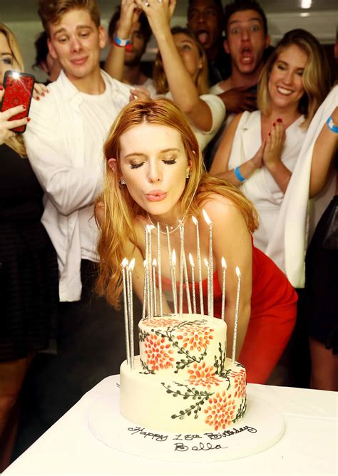 Bella Thorne At Her 18th Birthday Party On A Yacht In Los Angeles 10102015 4 Lacelebsco