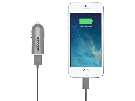 Incase 4 8A Dual USB Autolader Oplader Met Lightning USB Kabel
