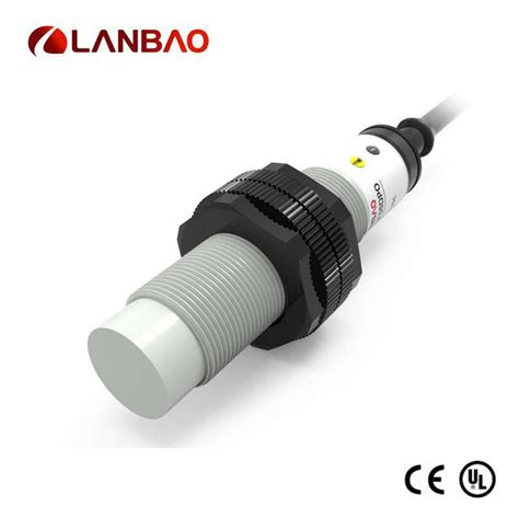 Plastic M18 Non Flush 8mm Pnp 3 Wires Dc Capacitive Sensor For Liquid Level Detection M18