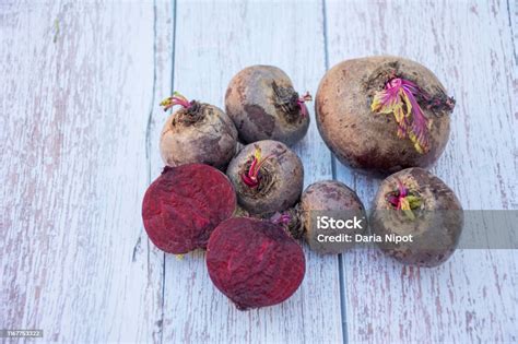 소박한 나무 테이블 배경에 신선한 유기농 비트 뿌리 요리 재료 수확 0명에 대한 스톡 사진 및 기타 이미지 0명 건강한 생활방식 건강한 식생활 Istock