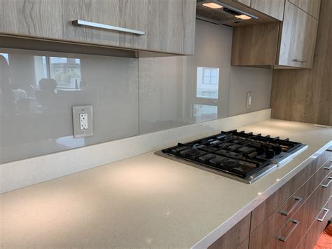 Glass And Mirror Backsplashes
