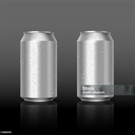 회색 배경에 분리된 물방울이 있는 알루미늄 캔 맥주 알코올 청량 음료 소다 에너지 음료에 대한 빈 템플릿 모형 광고 및 프리젠테이션 벡터 3d 사실적인 디자인 요소 냉동된에