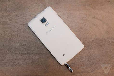 The Galaxy Note Edge Is A Flagship Phone With An Entirely New Kind Of Curved Display The Verge