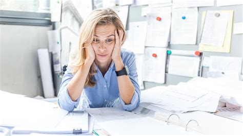 ΤΟ ΔΙΚΑΙΩΜΑ ΣΤΗΝ ΑΔΕΙΑ ΑΝΕΥ ΑΠΟΔΟΧΩΝ ΜΠΟΡΕΙ Ο ΕΡΓΟΔΟΤΗΣ ΝΑ ΑΡΝΗΘΕΙ ΔΙΚΗΓΟΡΟΣ ΕΡΓΑΤΟΛΟΓΟΣ