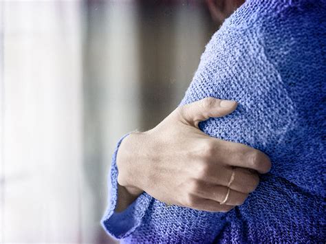 Bicep Tendonitis Causes Treatments And Recovery Time