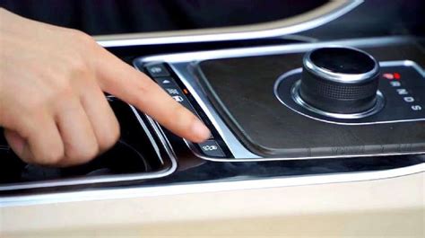 电子行驶稳定系统（esp）到底有什么用？小编“冒险”演示给你看汽车车评好看视频