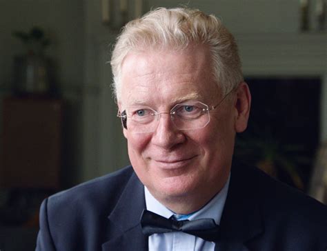 Augustinus Bader Portrait Sonrisa