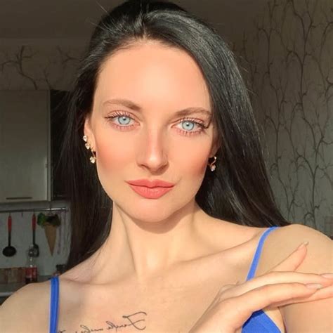 Lli Irina Threads Say More