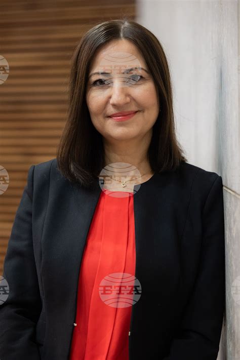 Нуждаем се от повече жени в науката Утро