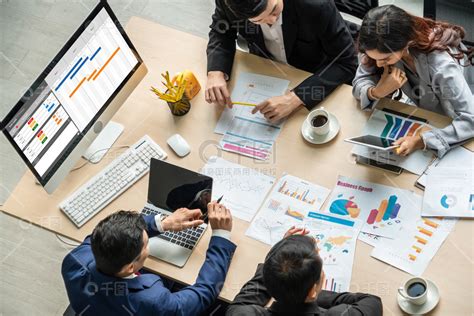 会议高清图片 商务会议数据分析 人像图片免费下载格式7952像素编号70148554 千图网