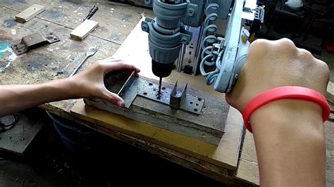 Сверлильный станок из шуруповерта Youtube