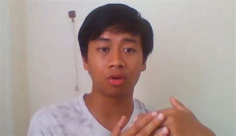 Dvb သေနတ်ခလုတ်ကို မညှစ်ချင်ဘူး။ ကင်မရာခလုတ်ကိုပဲနှိပ်ချင်တယ် World Press Photo ဆုရှင် ဓာတ