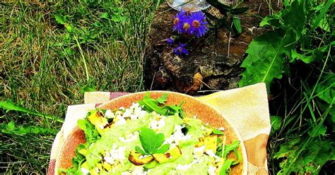 СВЕТЪТ НА СОНЧЕТО САЛАТА С ГРИЛОВАНИ ТИКВИЧКИ СИРЕНЕ И ПЕСТО ОТ РУКОЛА