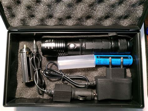 Фонарик ручной с зумом Fa T6 12