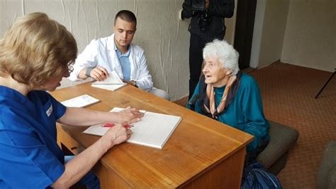 Безплатни здравни прегледи за възрастни хора в Мездра