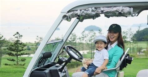 이은 근황 세 딸의 엄마가 됐음에도 변함없는 미모 과시 눈길