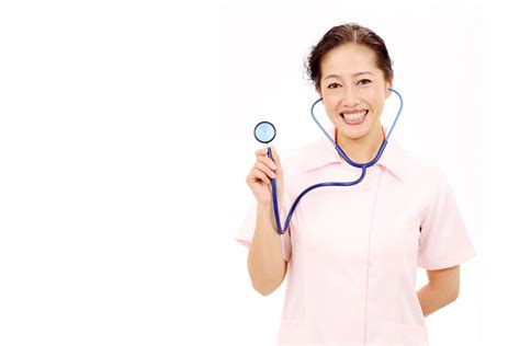看護師は何歳まで働けるの？高齢の方でもおすすめの働き方や職場を解説 Feeche フィーチェ